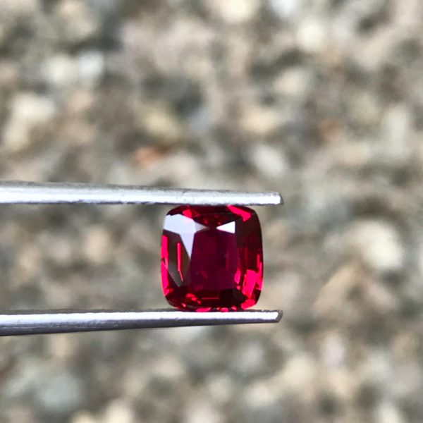 Gems in Sri Lanka: Buy Ceylon Sapphires Gemstones Online