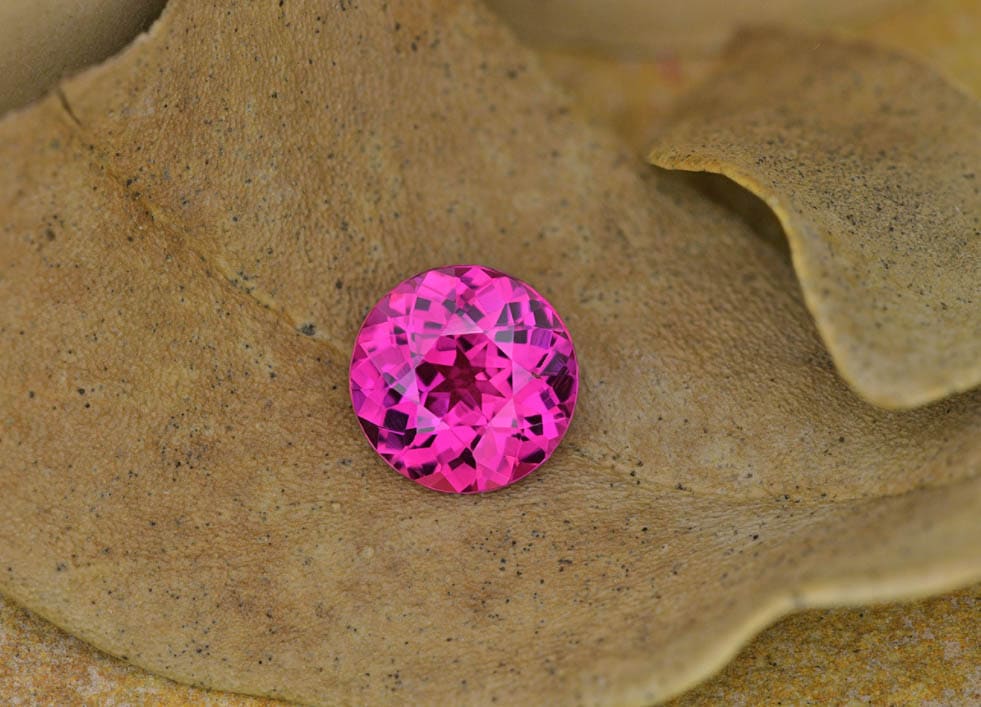 No.1 Gemstone Dealers in Sri Lanka from Colombo and Galle